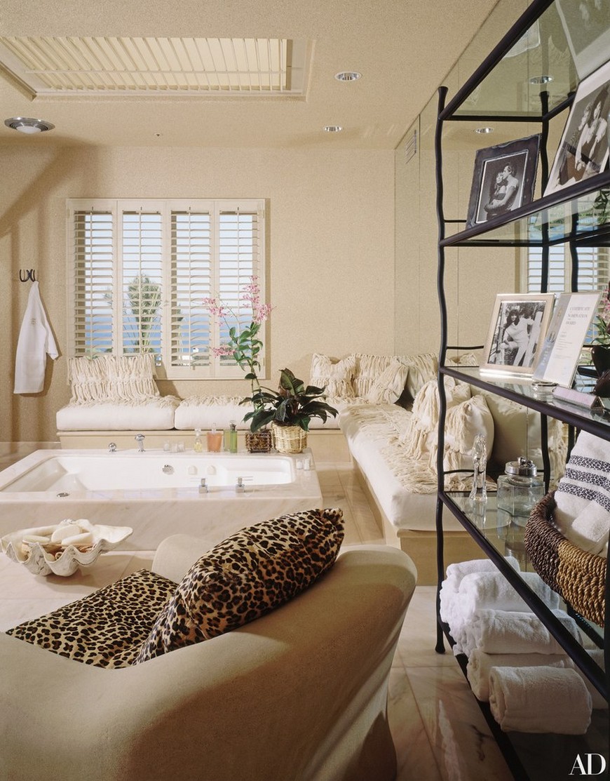 Inside Chers Home